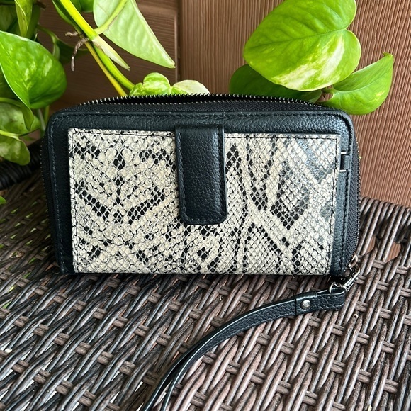 RACHEL Rachel Roy | Bags | Rachel Roy Black Snake Leather Zip Around ...